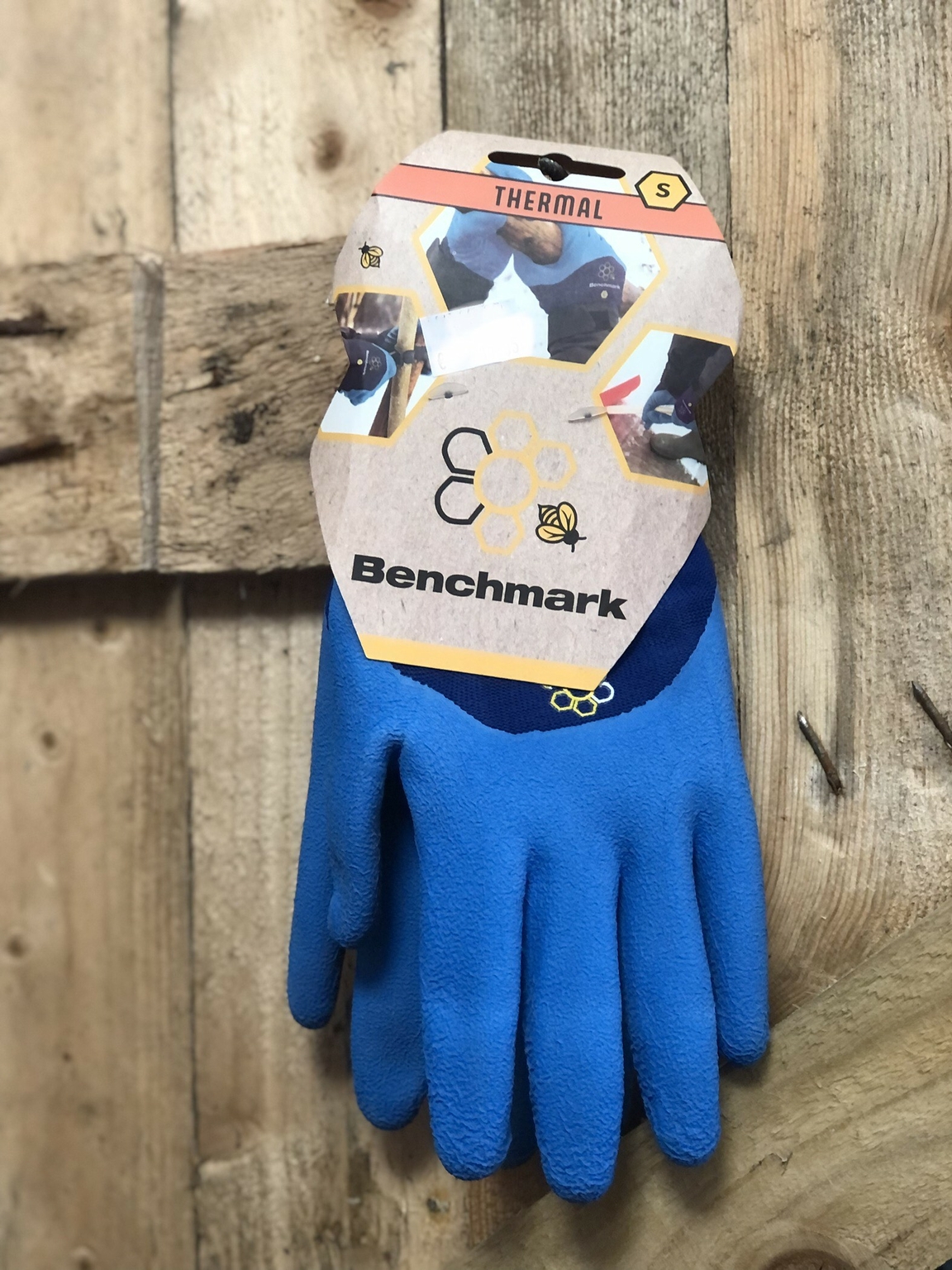 Benchmark Thermal Gloves 7/S - D and M Garden Centre